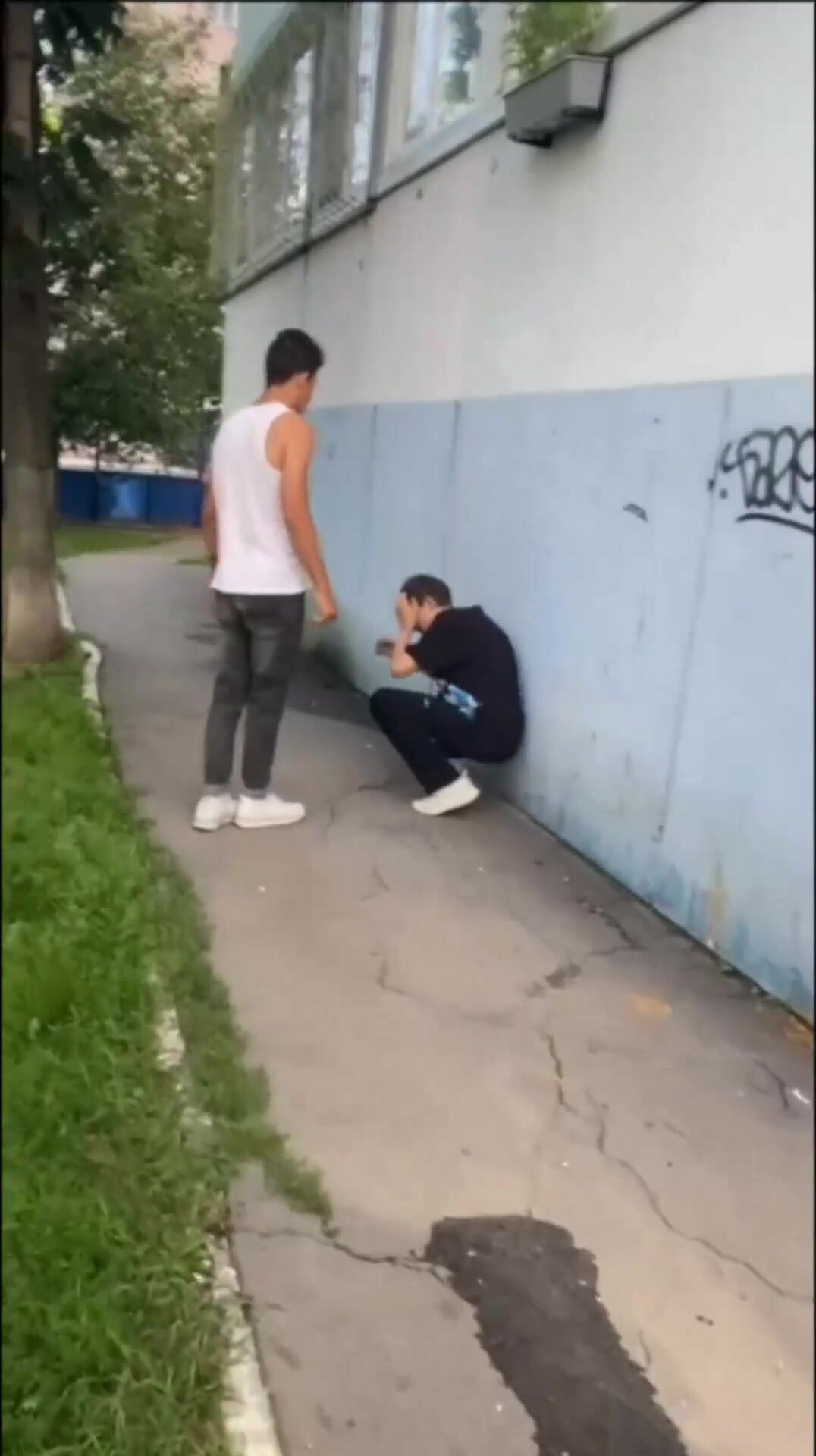 Father Saves His Son From Bully Kicking His Sons Head In