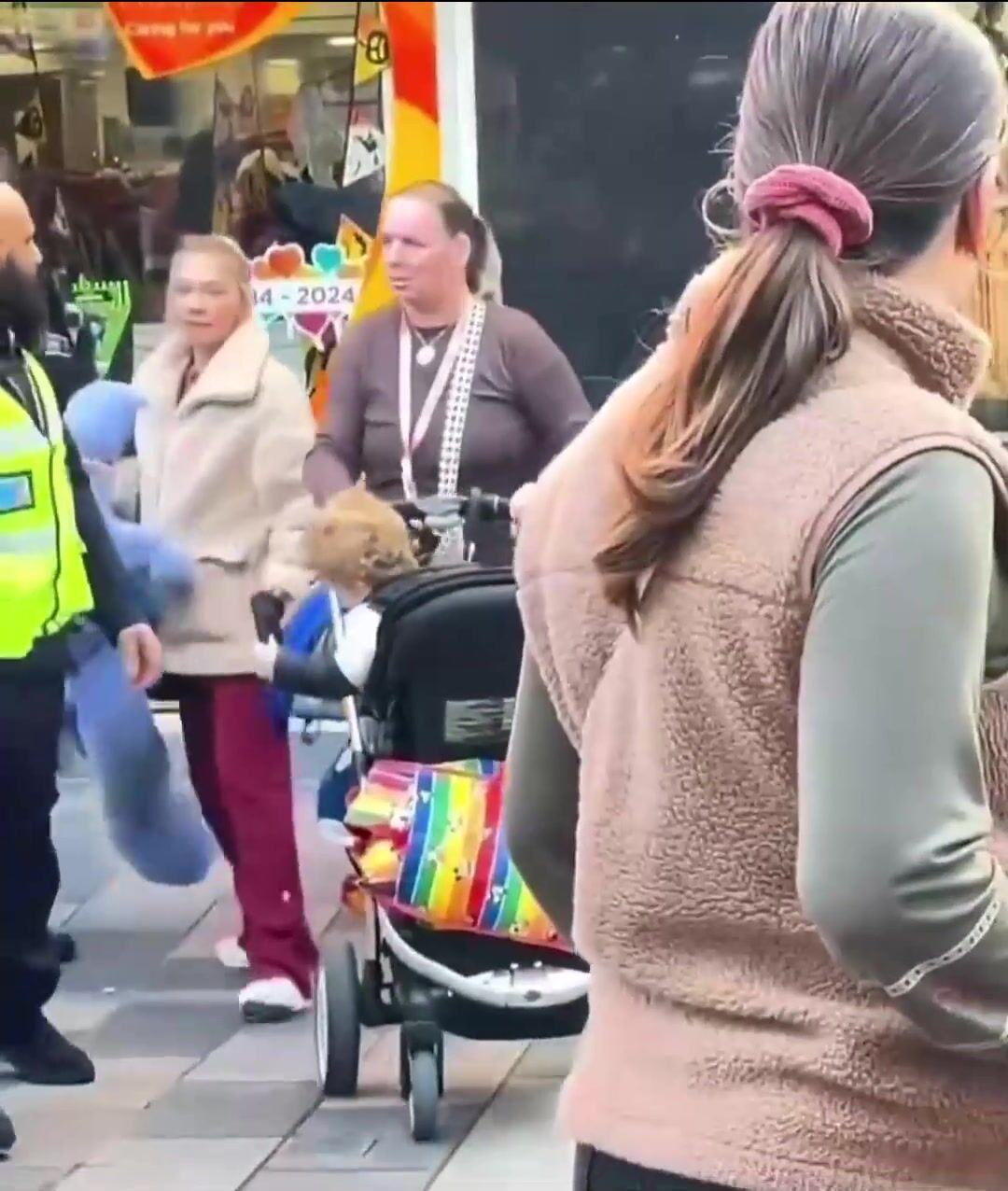 UK Pikey Mums From Essex Get Caught Shoplifting Use Baby As A Human Shield