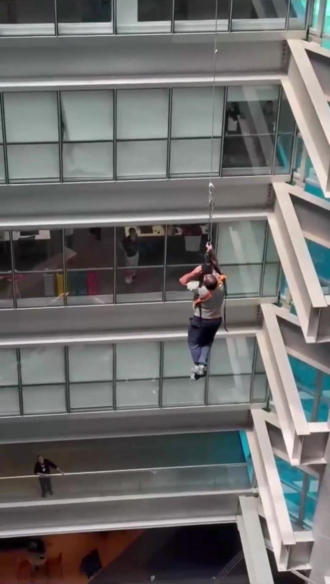 Fat Window Cleaner Fell Through Glass Ceiling Hung On The Harness Then ...