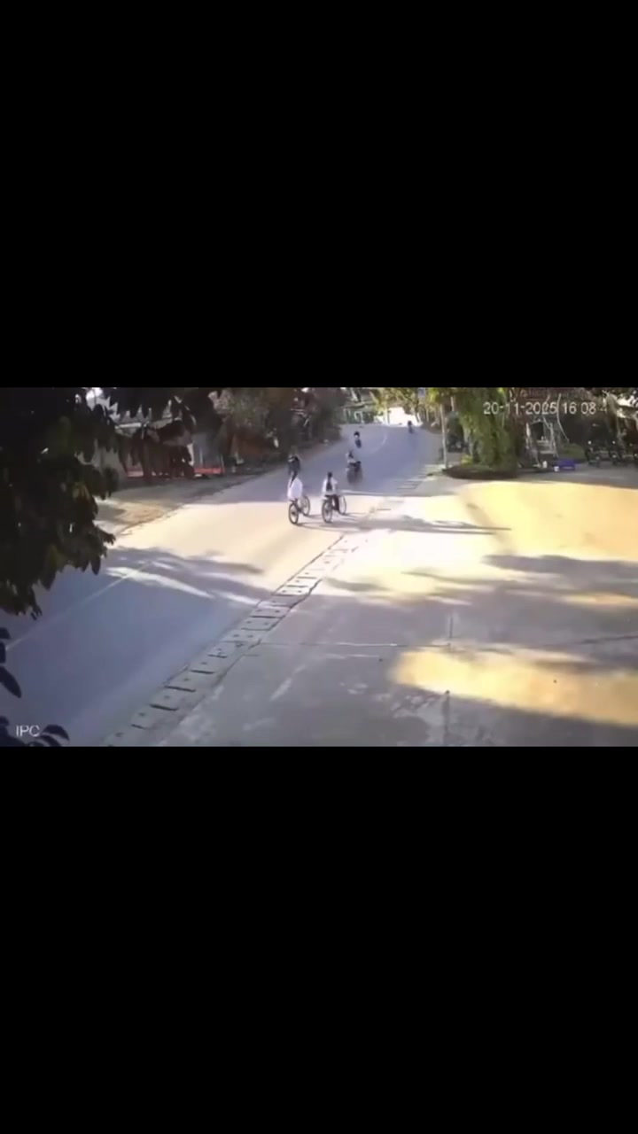 Speeding Biker Slams Into Female Cyclist