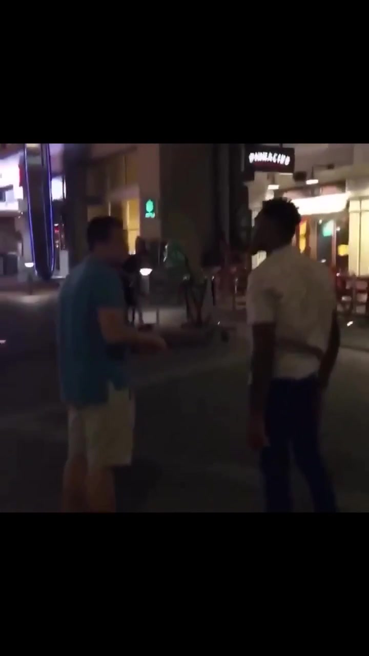 Black Man Slaps The Bravery Outta Pushy White Guy