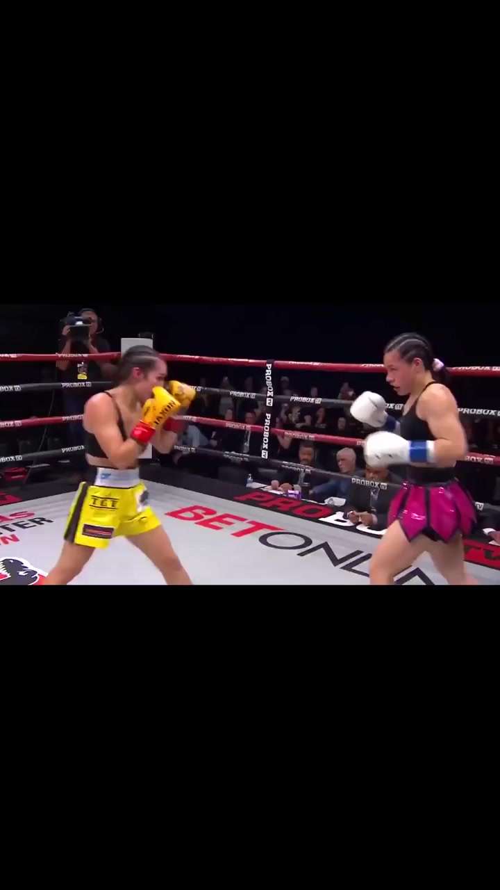 19 Year Old Isis Sio Female Boxer Punched Into A Coma In The Ring
